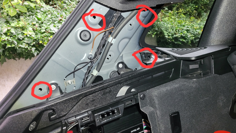 Замена батарейки в блоке телематика — BMW X3 (G01), 3 л, 2020 года ...