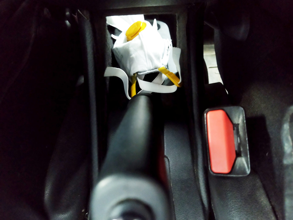 Подлокотник ориг vs кустарный:))) — Renault Kaptur (2016), 1,6 л, 2017 ...