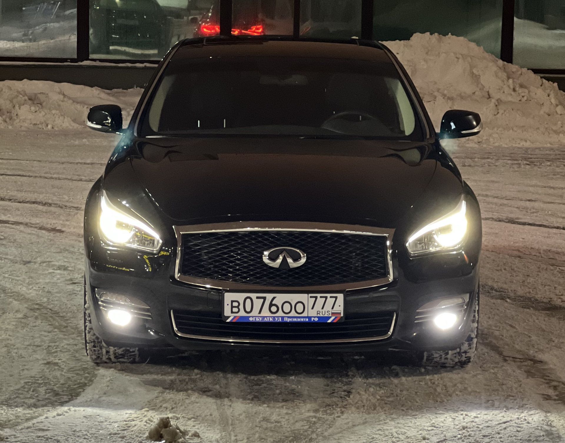 Первые зимние фото — Infiniti Q70, 3,7 л, 2015 года | мойка | DRIVE2