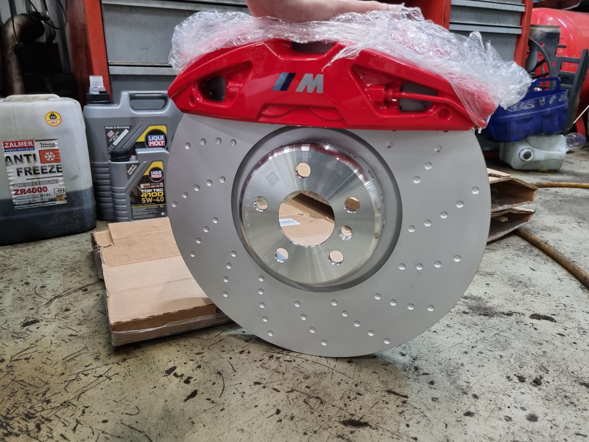 Установка тормозов M-performace 395/370мм и колодок DC Brakes STR.S+ ...