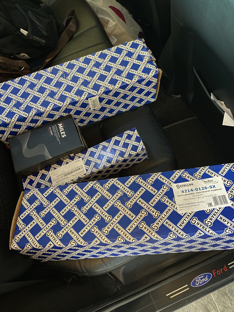 Замена амортизаторов — Ford Mondeo III, 2 л, 2003 года | видео | DRIVE2