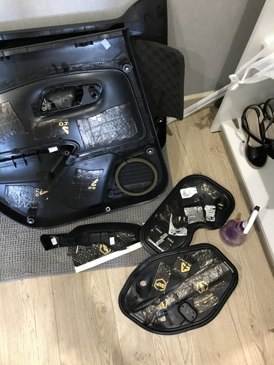 Шви дверей в 5 слоев — Volkswagen Polo Sedan, 1,6 л, 2018 года ...