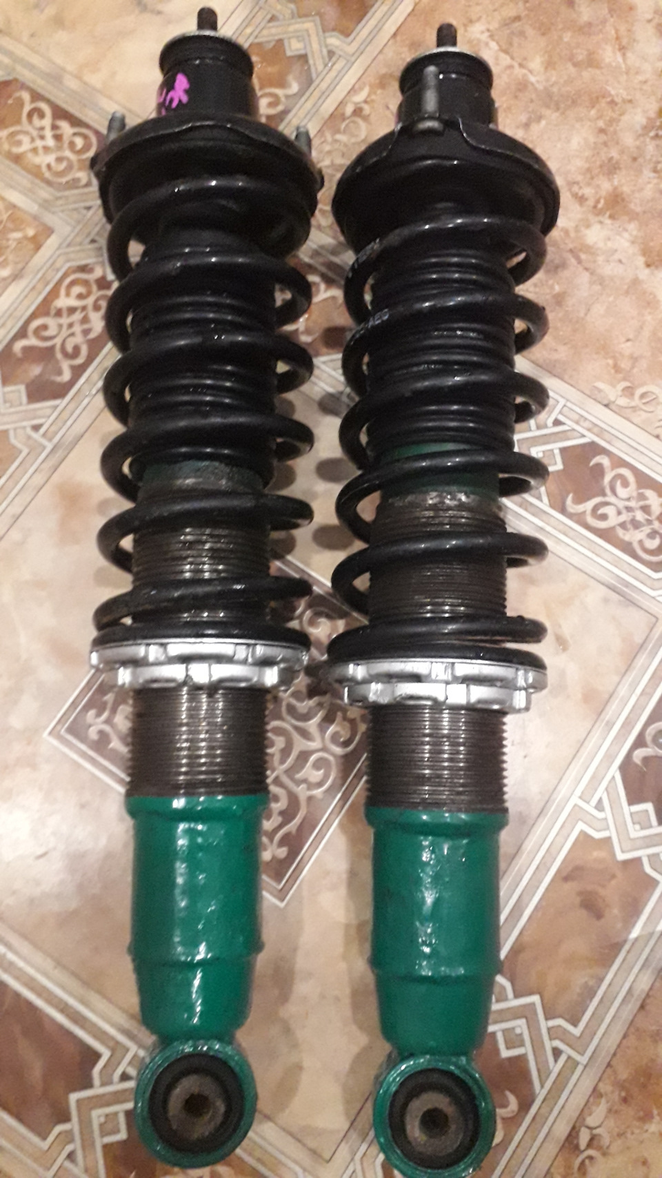 Tein basic compact в заднюю подвеску — Toyota Vitz (10), 1,3 л, 2002 года | тюнинг | DRIVE2