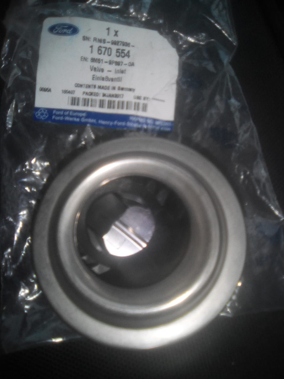 1670554 КРЫШКА ЗАЛИВНОЙ ГОРЛОВИНЫ C-MAX Ford | Запчасти на DRIVE2