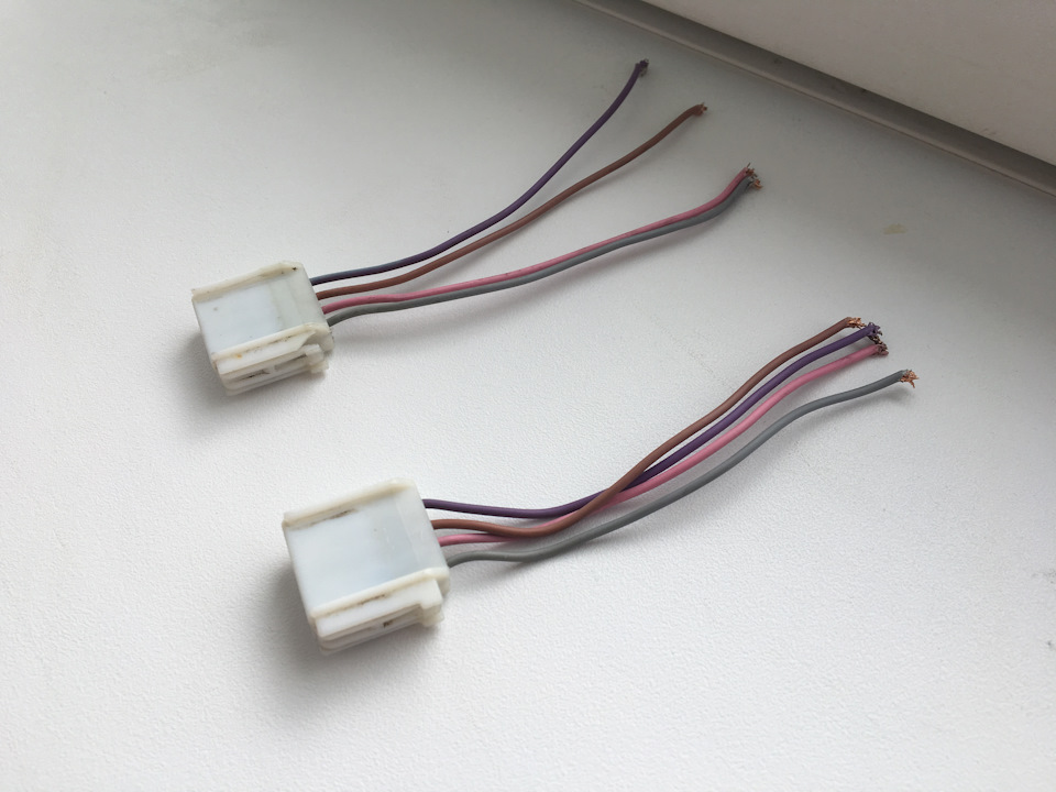 Установка высокочастотных динамиков (Твитеры) от Premio 265 — Toyota ...