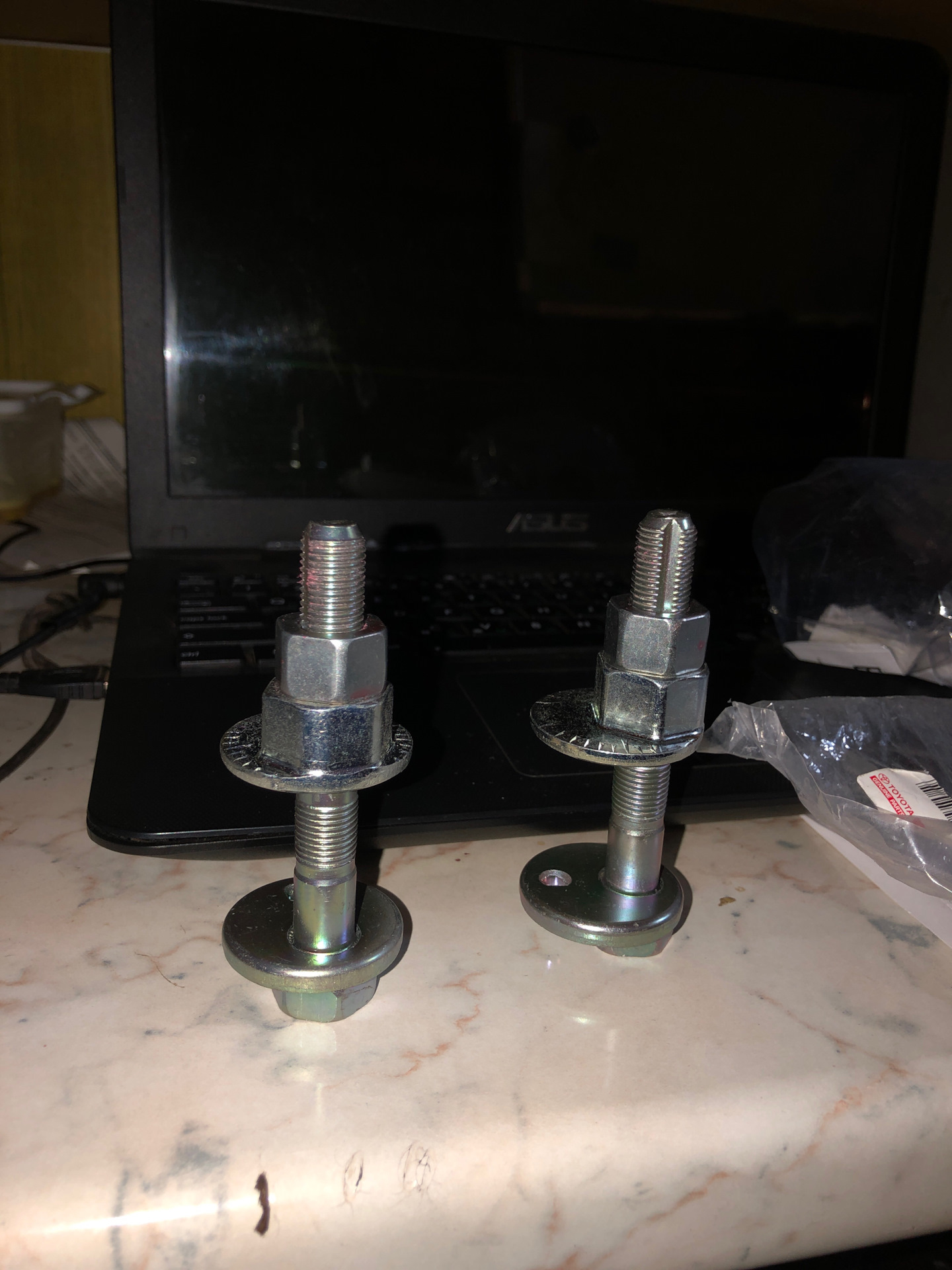 Замена задних развальных болтов и сход развал — Lexus IS II, 2,5 л ...