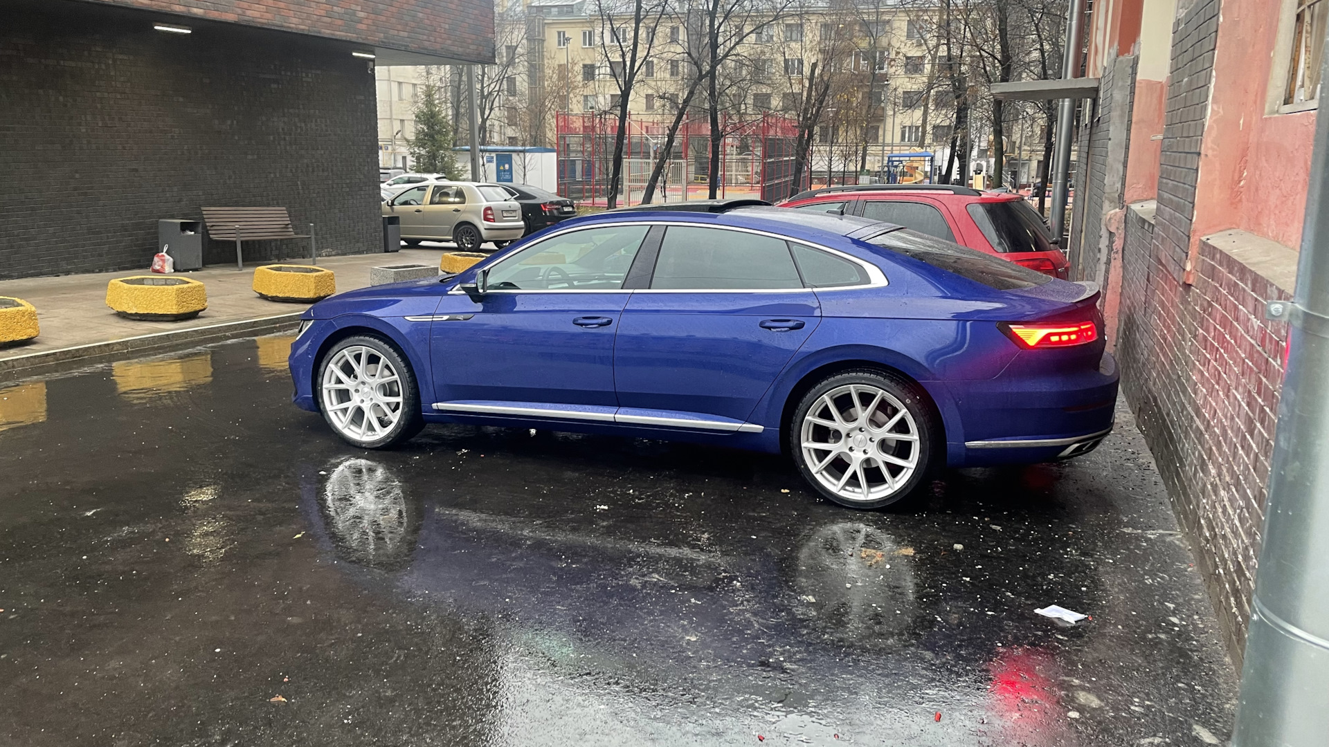 Volkswagen Arteon 2.0 дизельный 2022 | R-Line Lapiz Blue на DRIVE2