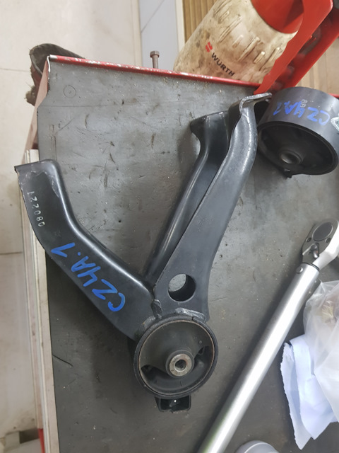 MN184348 Опора двигателя задняя Mitsubishi | Запчасти на DRIVE2