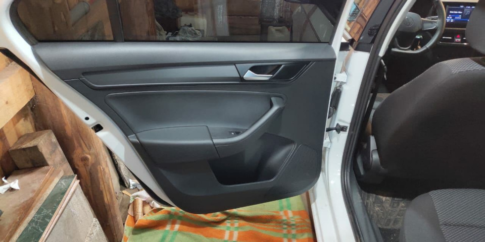 Шумоизоляция дверных карт. — Volkswagen Polo liftback, 1,6 л, 2020 года ...