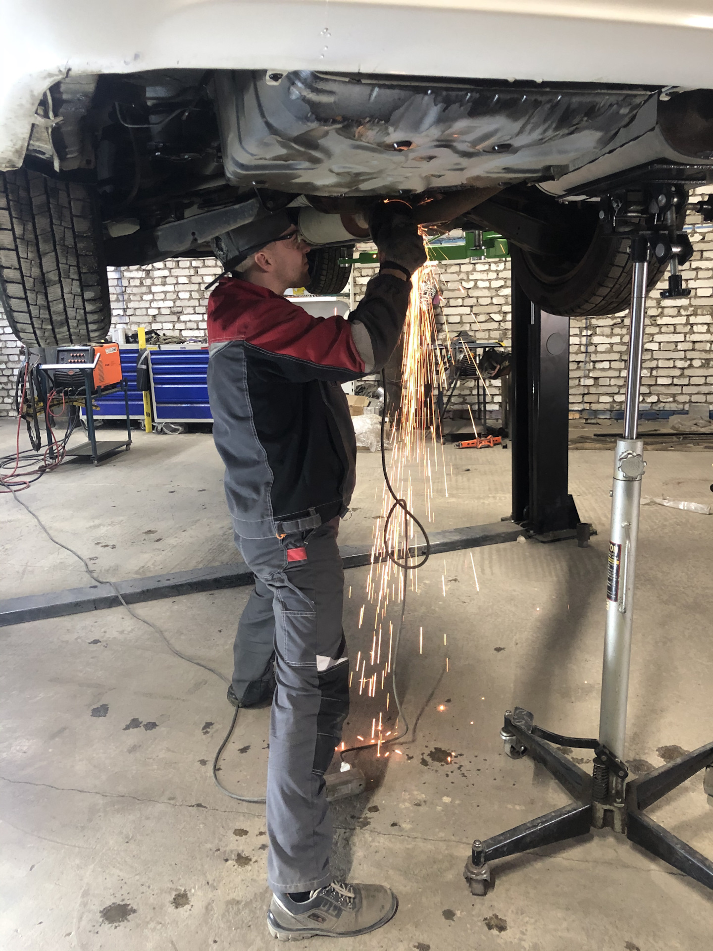 амортизаторы — Ford Kuga (2G), 1,6 л, 2014 года | другое | DRIVE2