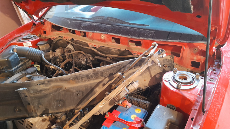 Замена опоры амортизатора передних. — Geely MK Cross, 1,5 л, 2013 года ...