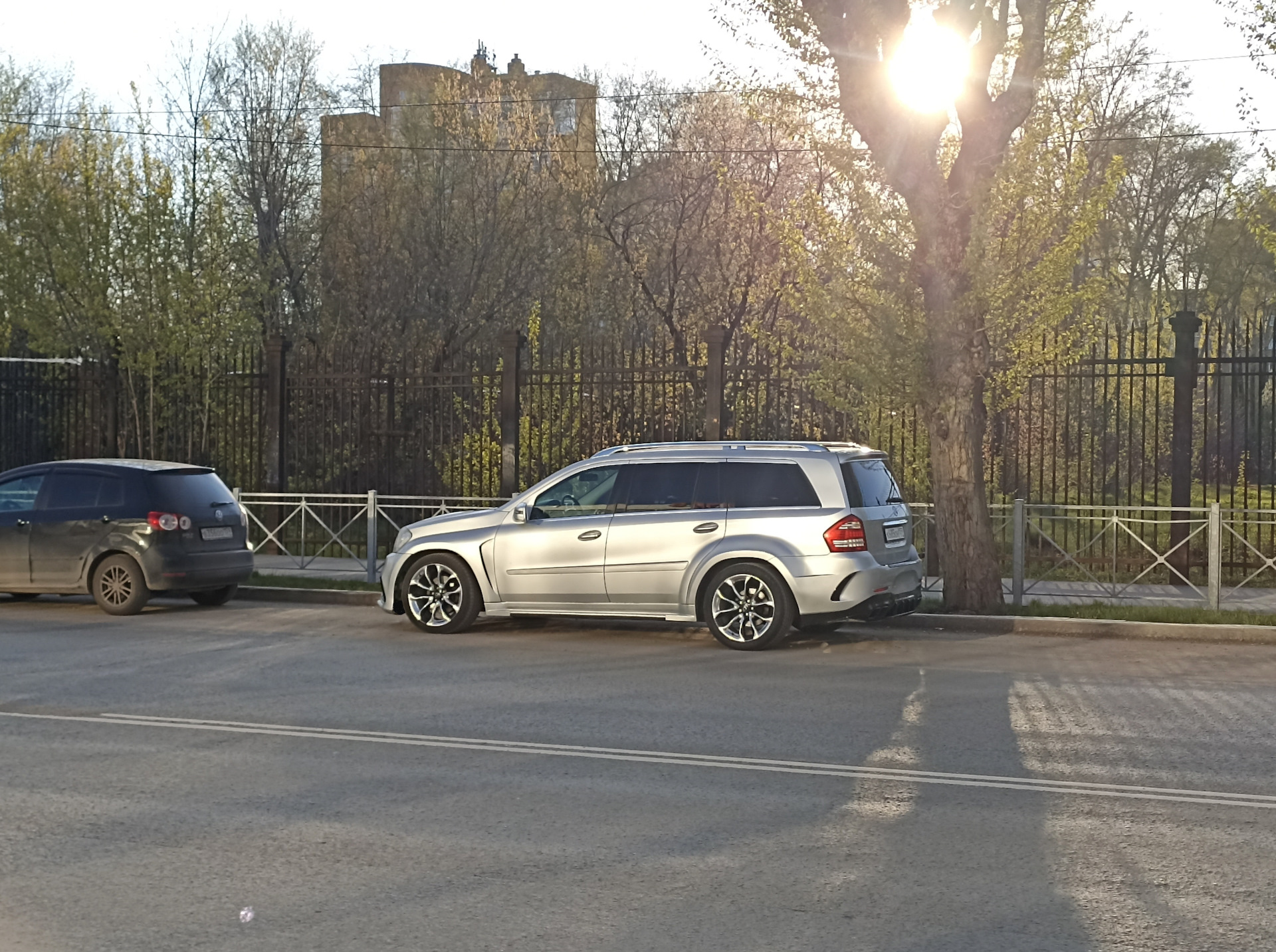 Шпионские снимки в городе — Mercedes-Benz GL-Class (X164), 3 л, 2012 ...