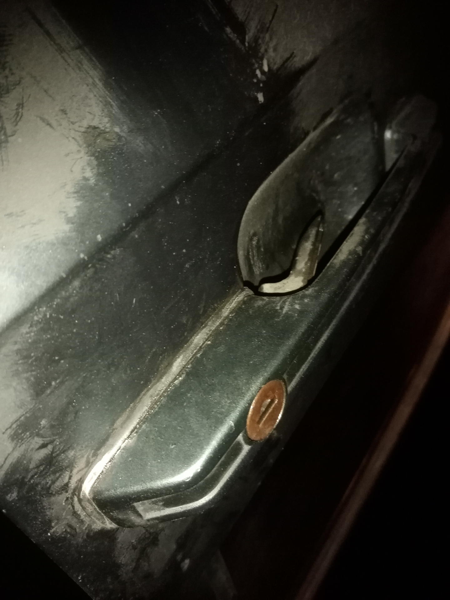 Замена прокладки на ручке ЛП двери + смазка механизма — Lada 2114, 1,6 ...