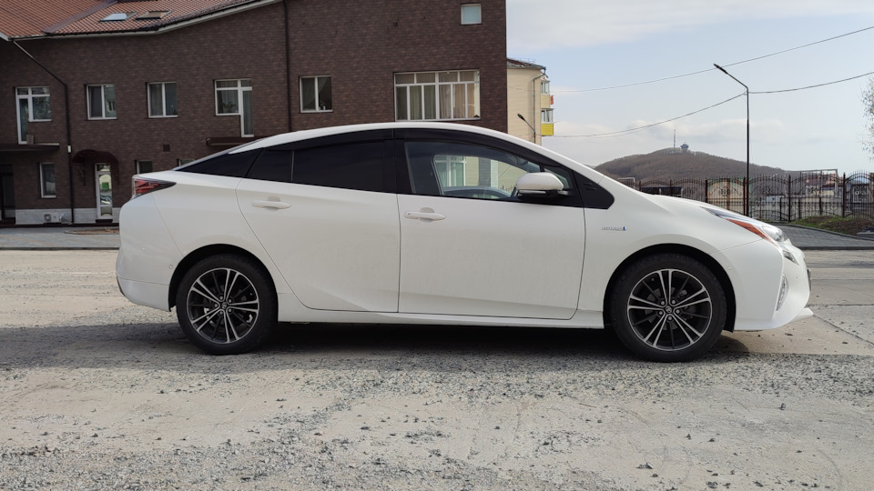 Toyota Prius (50) 1.8 гибридный 2017 | E-Four на максималках на DRIVE2