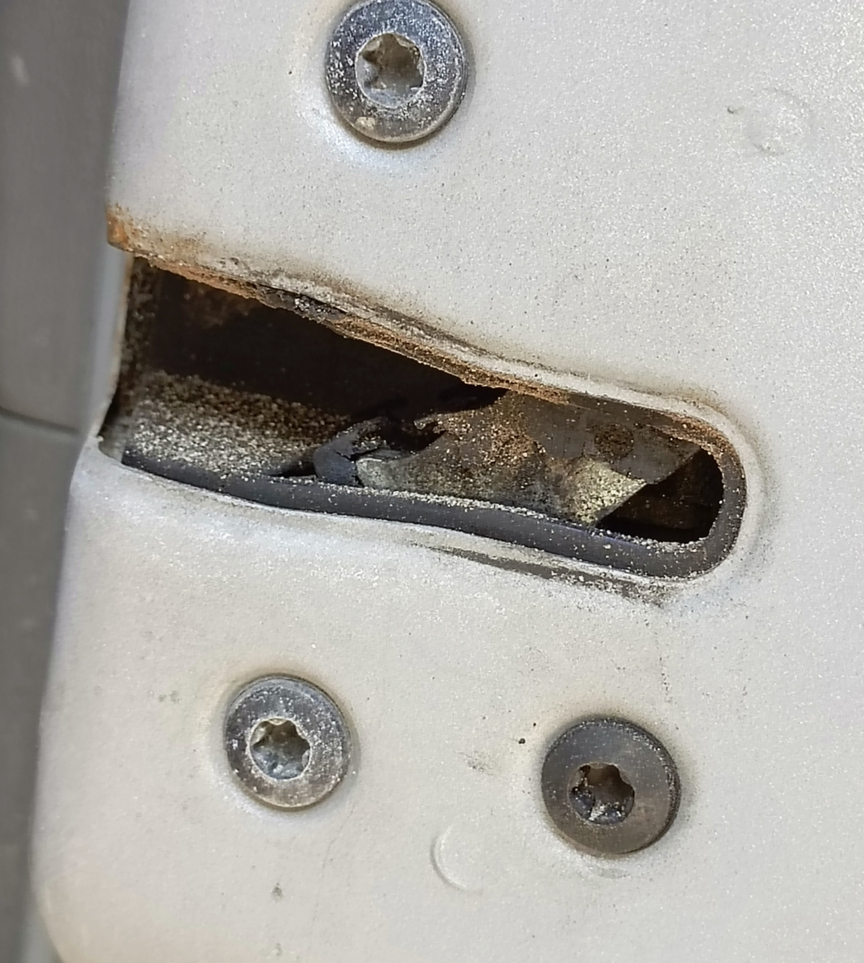 Резина 17", масло 20 L, упоры двери — Hyundai Grand Starex, 2,5 л, 2011 ...