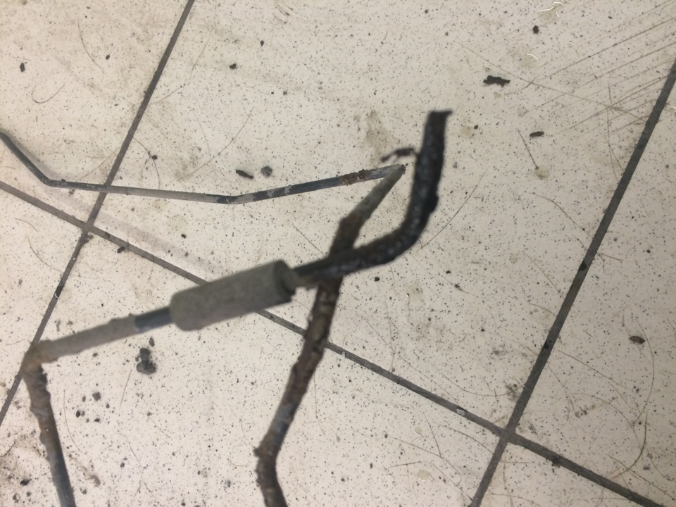 Замена тормозных трубок — Mercedes-Benz C-Class (W204), 3,5 л, 2011 ...