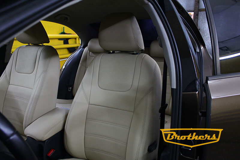 Чехлы на Volkswagen Jetta 6, (Comfort Line) серии "Aurora" — бежевые ...