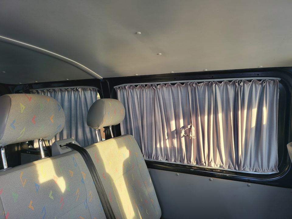 Шторки — Volkswagen Transporter T5, 1,9 л, 2009 года | аксессуары | DRIVE2