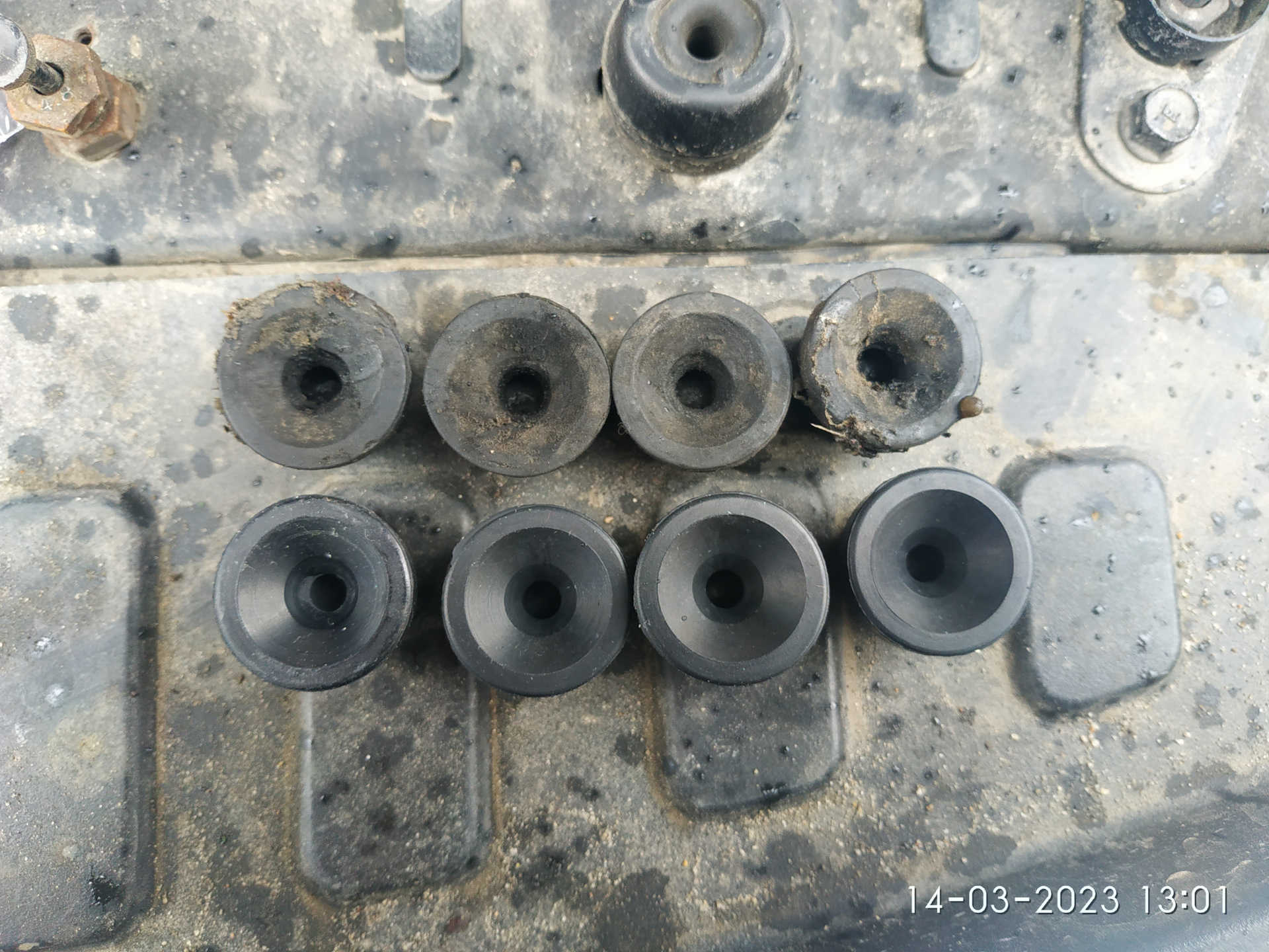 Резиновые изделия — KIA Sorento (2G), 2 л, 2011 года | расходники | DRIVE2