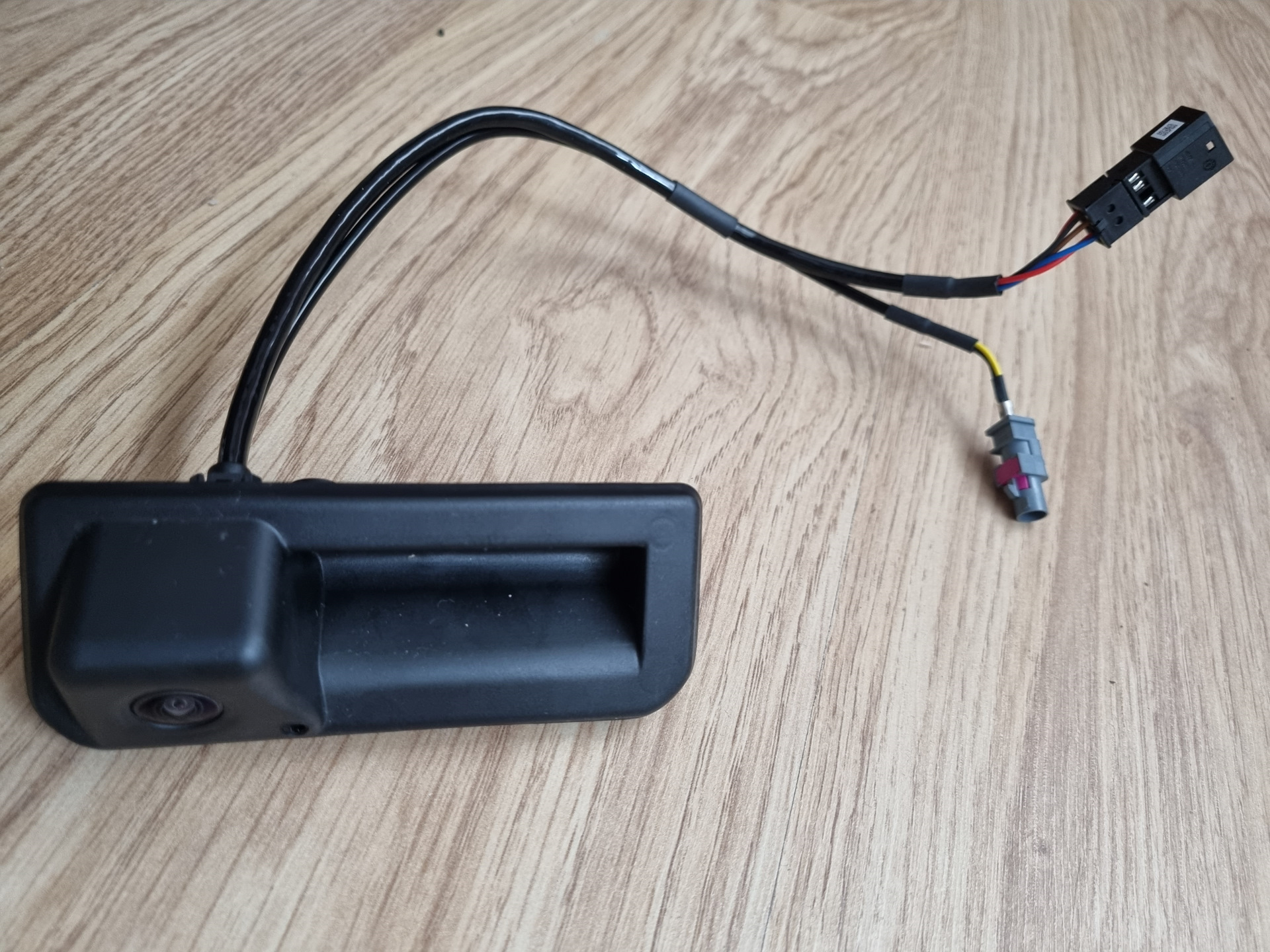 Дешевая камера 5Q0980556 High (PR-KA2) вместо Low в Rapid G2 — Skoda ...