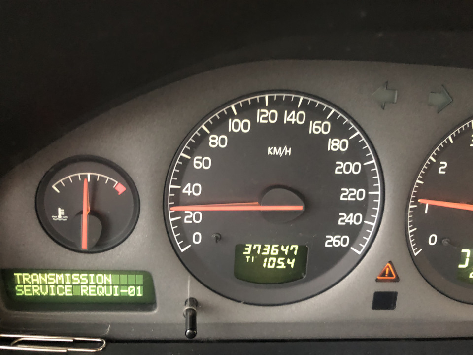 Ошибка Transmission service requi-01 — Volvo XC70 II, 2,4 л, 2002 года ...