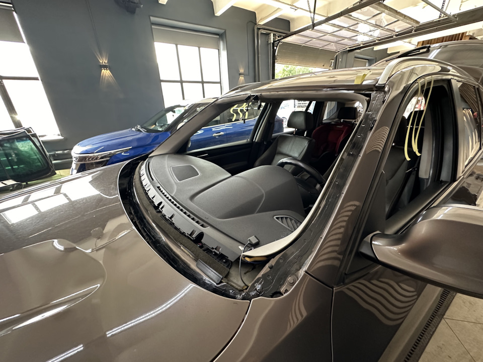 Замена лобового стекла — BMW X3 (F25), 2 л, 2013 года | визит на сервис ...