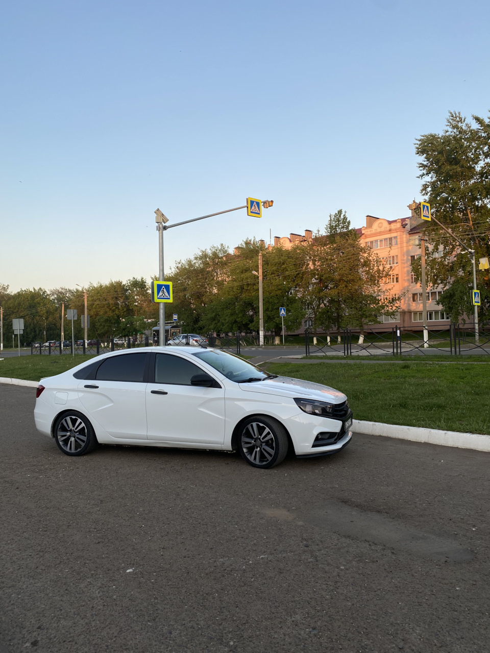 Замена резины для 17 дисков — Lada Vesta (1G), 1,6 л, 2018 года | колёсные диски | DRIVE2
