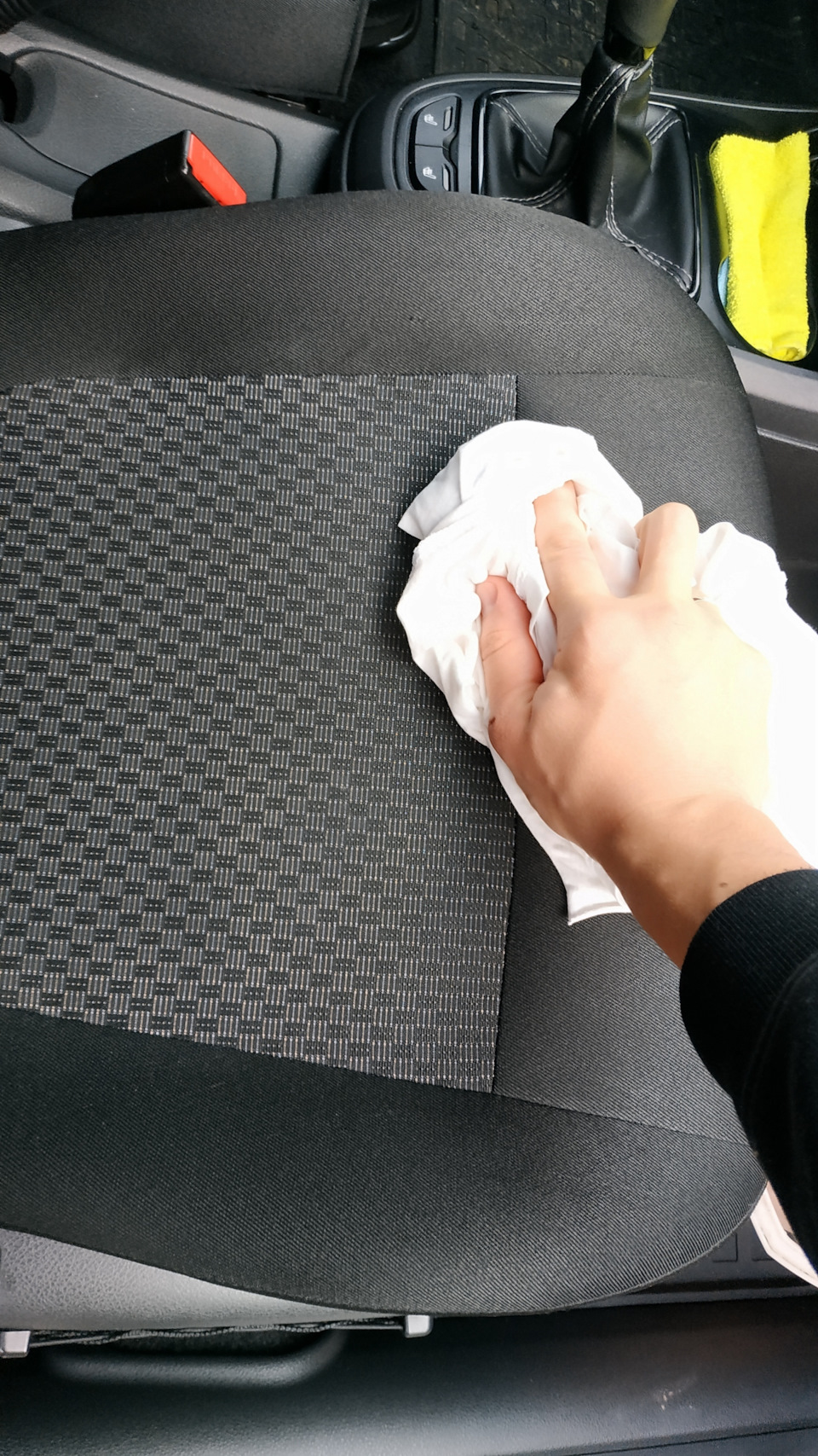 🆔:131 🐛 Добавил в гараж химию AVS, почистил контакты, намыл салон — Lada Vesta (1G), 1,6 л, 2019 ...