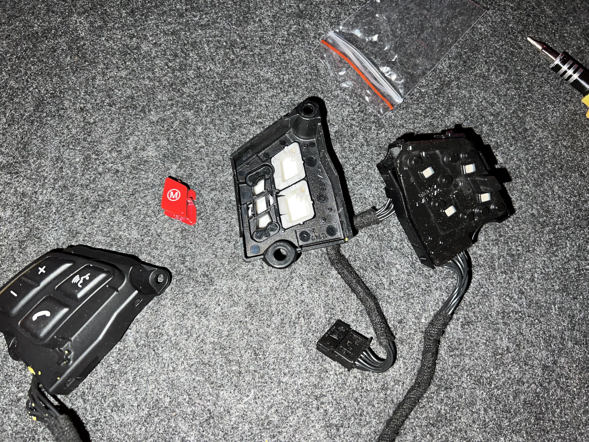 108] Подрулевые переключатели "Лепестки" (S2XAA) — BMW 1 series (E81 ...