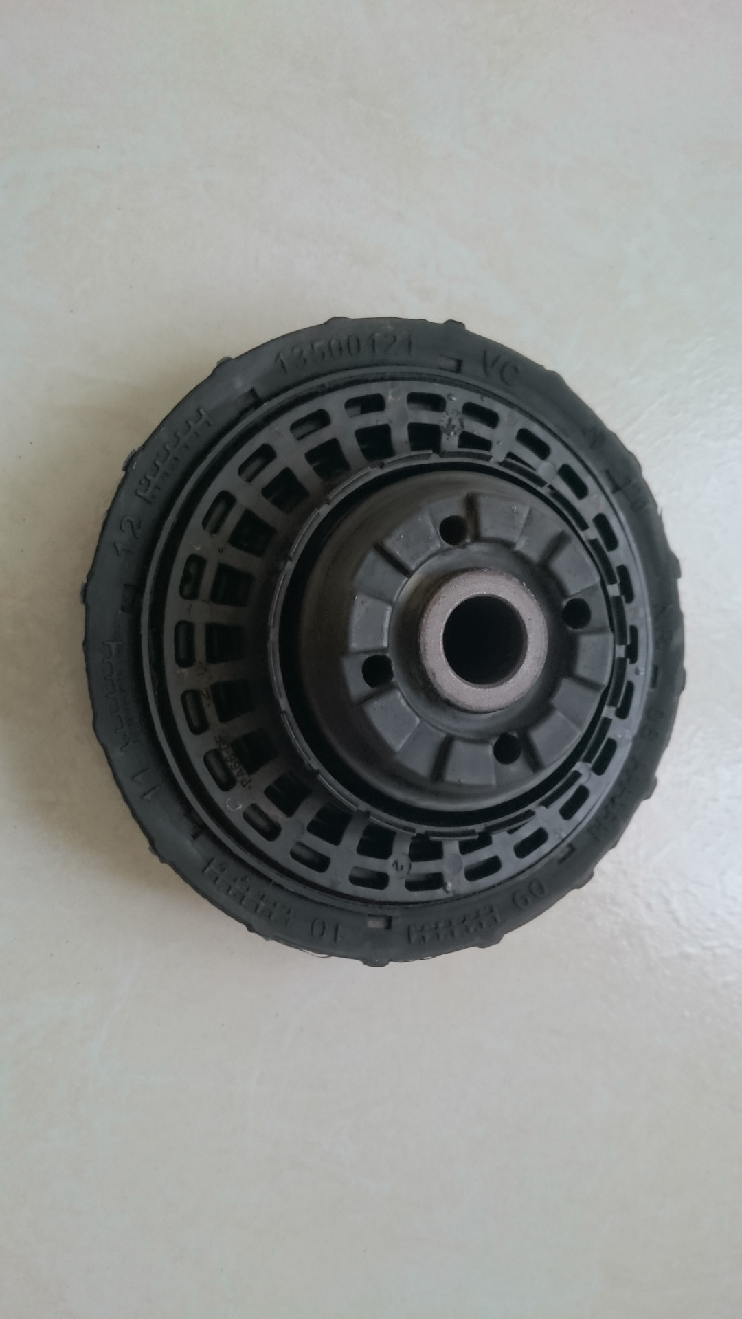 Замена опоры переднего амортизатора / Выпирает шток амортизатора ...