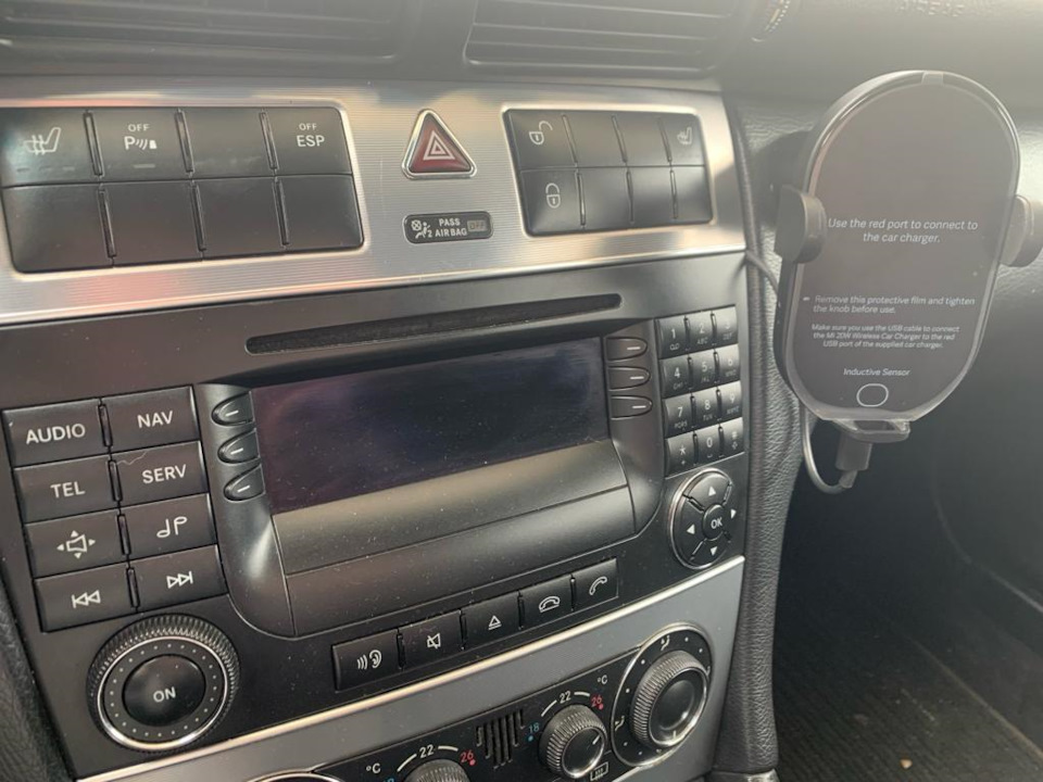 Установка wireless charger и AUX — Mercedes-Benz C-Class Sportcoupe ...
