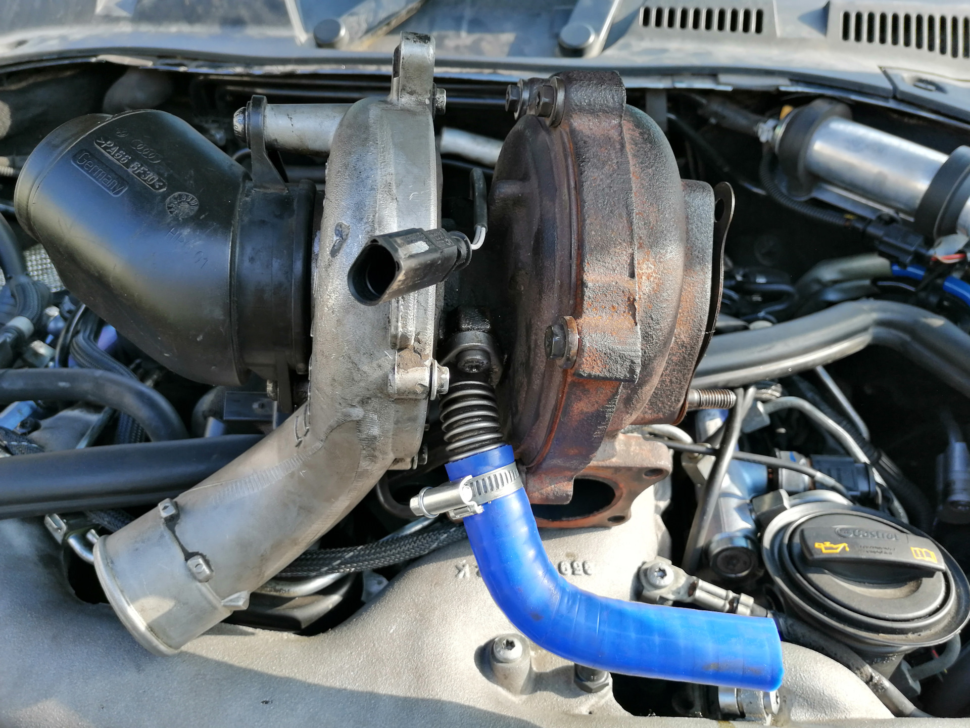 Замена заглушки ЕГР — Volkswagen Touareg (1G), 3 л, 2008 года | своими ...