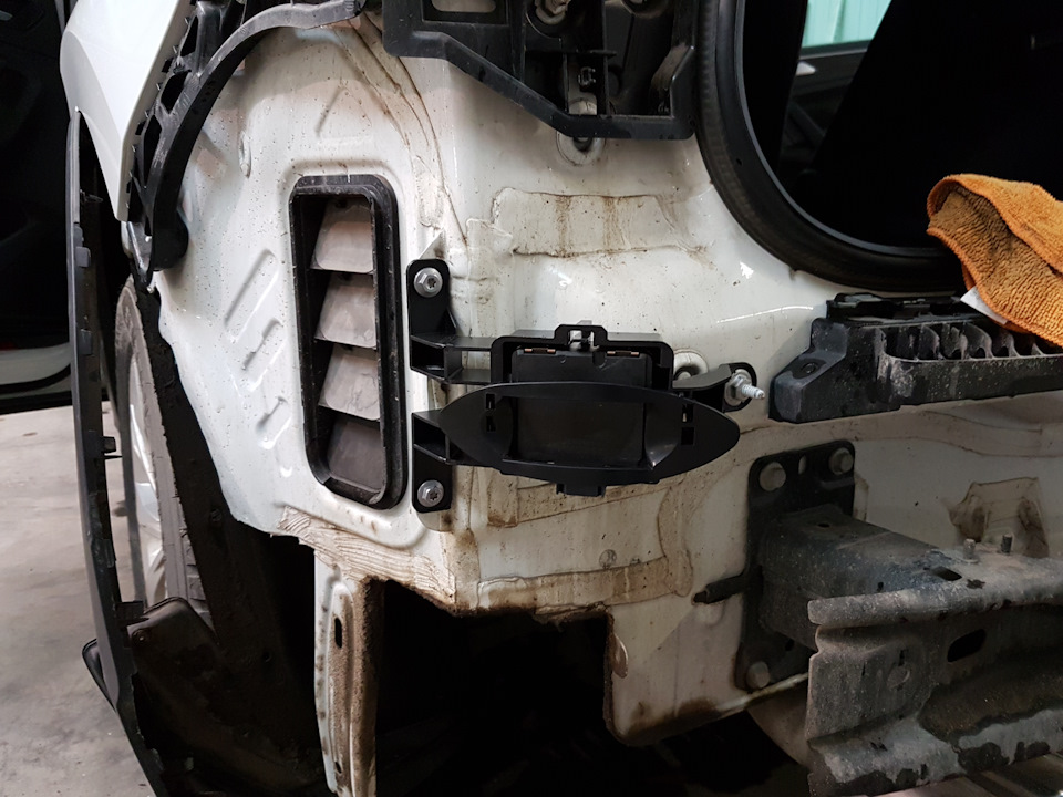 7. Side Assist + Rear traffic alert — Volkswagen Tiguan (2G), 2 л, 2018 ...