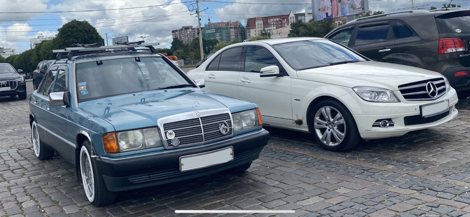 Бирюзовый Хряк с правнуком😎 — Mercedes-Benz 190 (W201), 1,8 л, 1992 ...