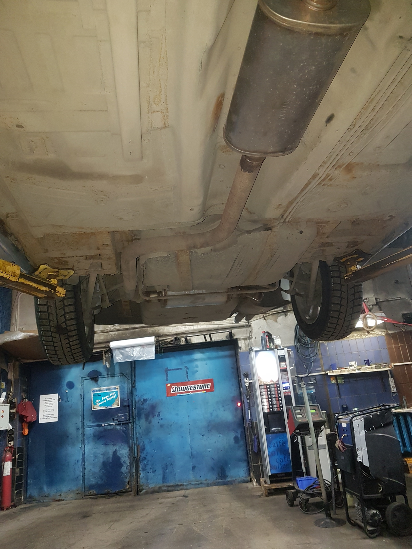 Заглушка в тормоза, на заднем колесе — Opel Corsa D, 1,3 л., 2010 года ...