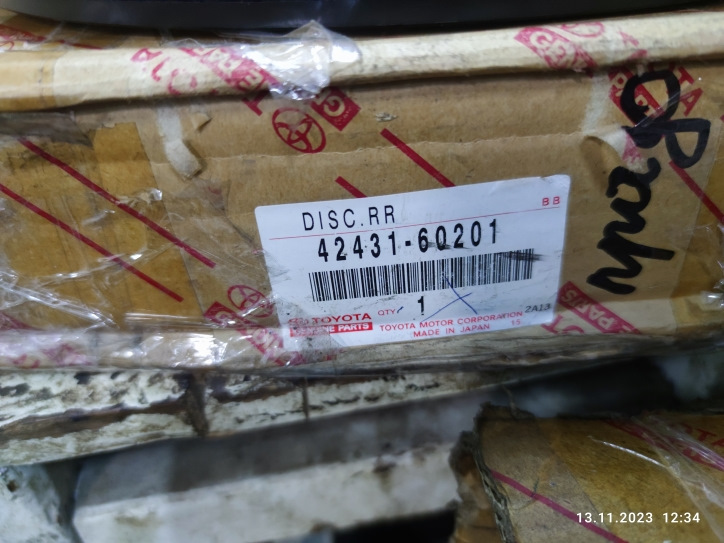 277. Замена задних тормозных дисков и колодок (Toyota 42431-60201 ...