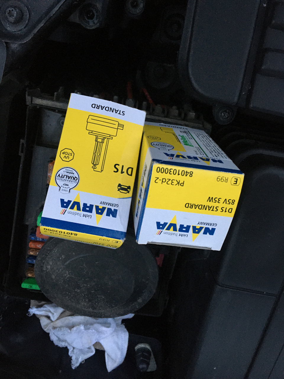 Замена лампочек головного света. — Volkswagen Golf Mk6, 1,4 л, 2012 ...