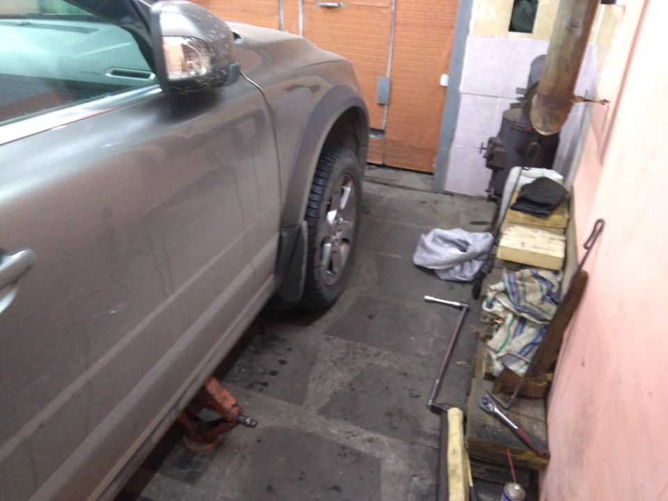 Замена втулок стабилизатора Вольво ХС70 III — Volvo XC70 III, 2,4 л ...