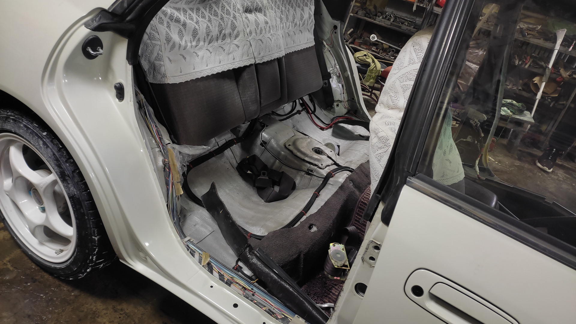 Покраска дверных проемов, порогов и переднего левого крыла. — Toyota ...