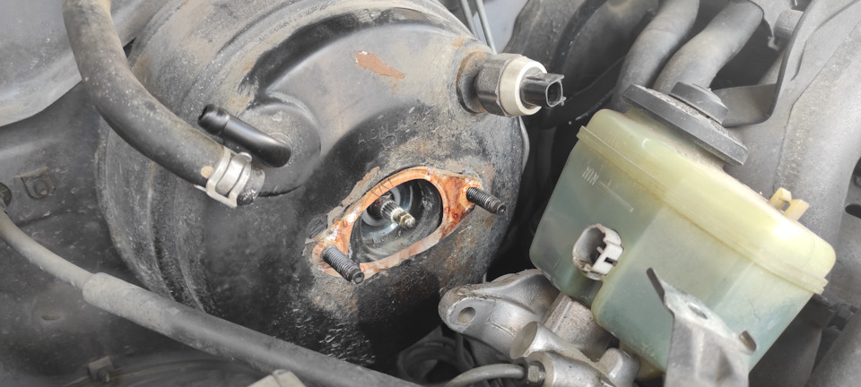 Шипение педали тормоза — Toyota Hilux Surf (3G), 3 л, 1997 года ...