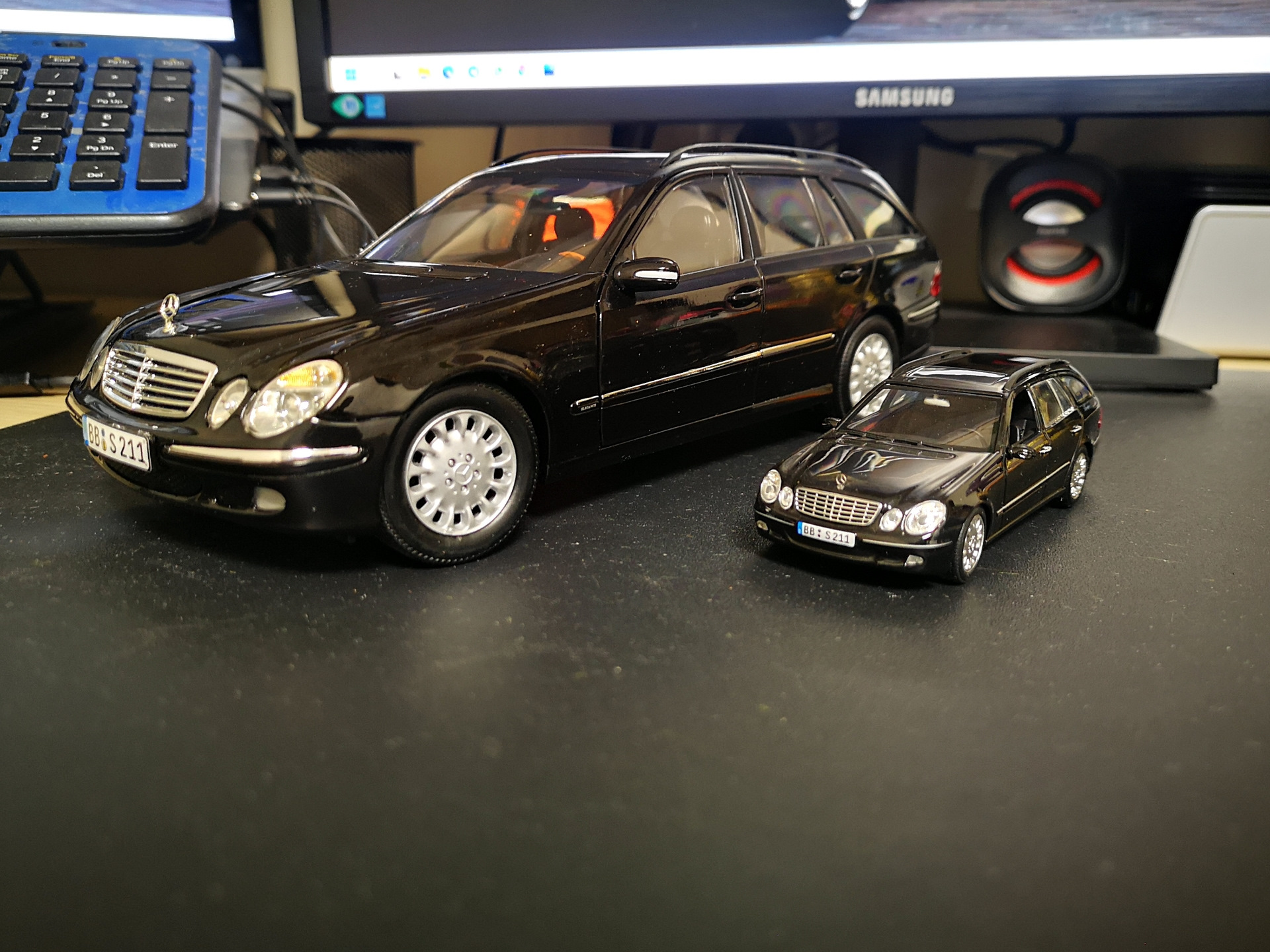 Когда тебе одного Мерседеса мало и тебе надо ещё))) — Mercedes-Benz E ...