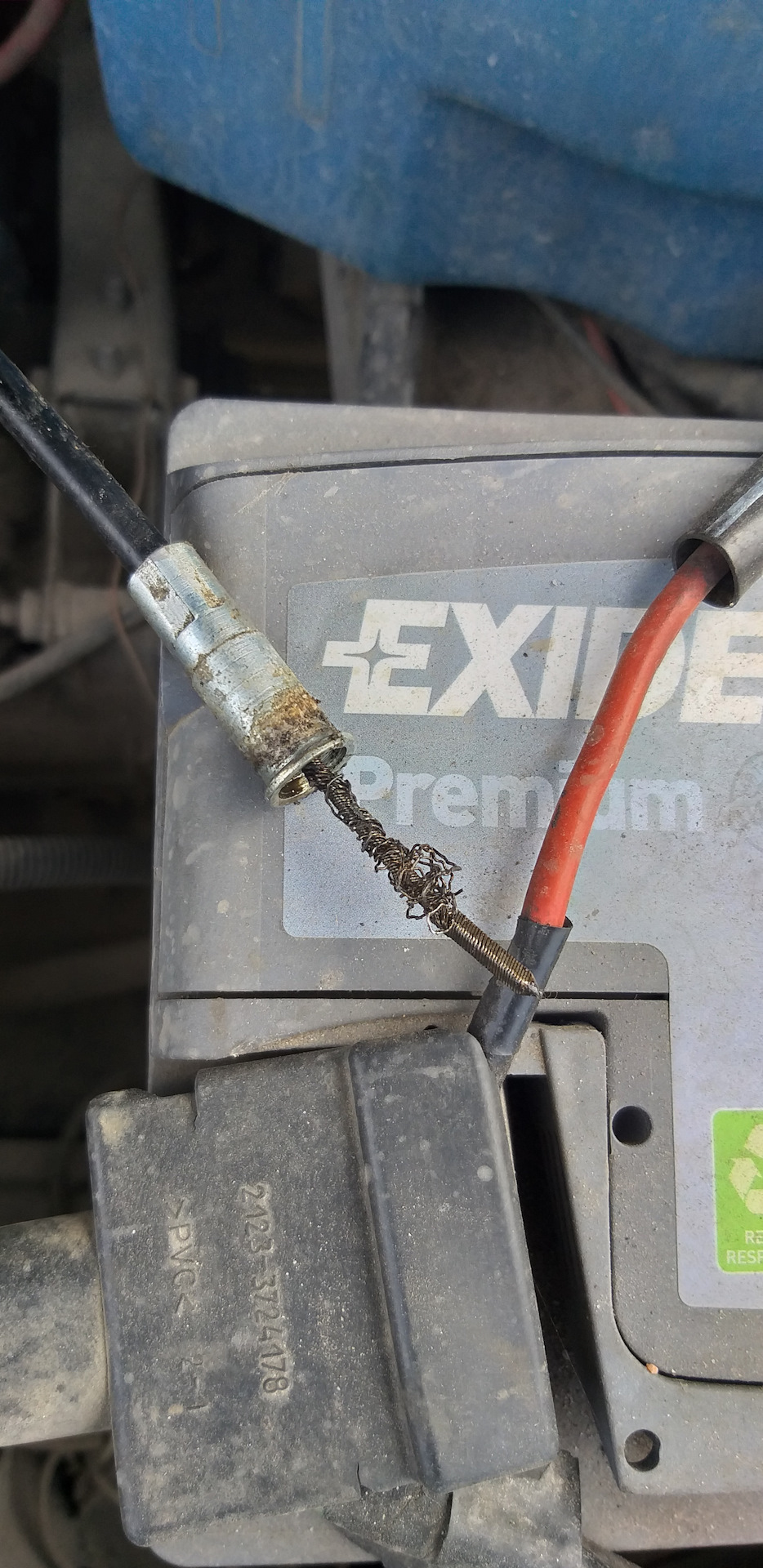 Замена тросика спидометра — Volkswagen Passat Variant (B3), 1,8 л, 1989 ...