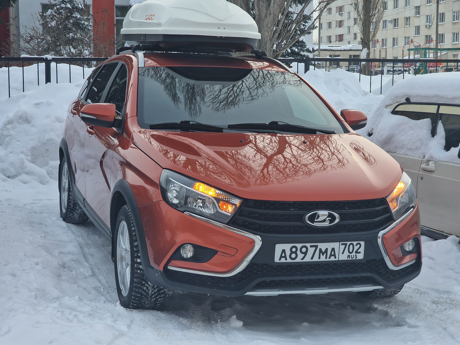 Тонировка лобового 50% — Lada Vesta SW Cross (1G), 1,8 л, 2019 года | стайлинг | DRIVE2
