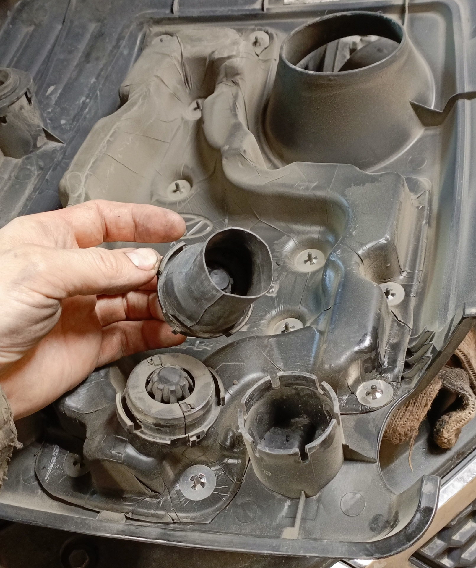 Дребезжание крышки двигателя — Hyundai Grand Starex, 2,5 л, 2011 года ...