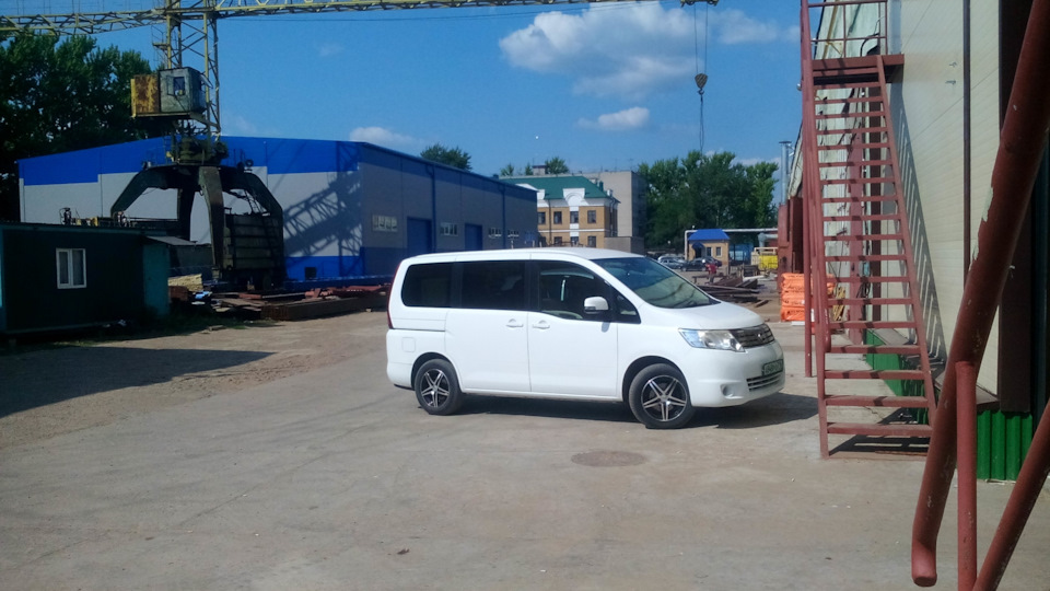 Диски — Nissan Serena Mk III (C25), 2 л, 2008 года | колёсные диски ...