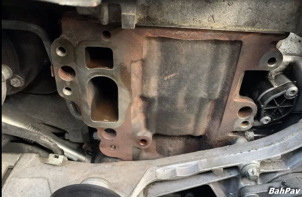 Замена уплотнений корпуса масляного стакана на Mercedes-Benz C-class T ...