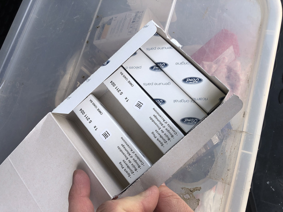 054. Свечи, рулевой наконечник, лампочки — Ford Focus Wagon III, 2 л ...