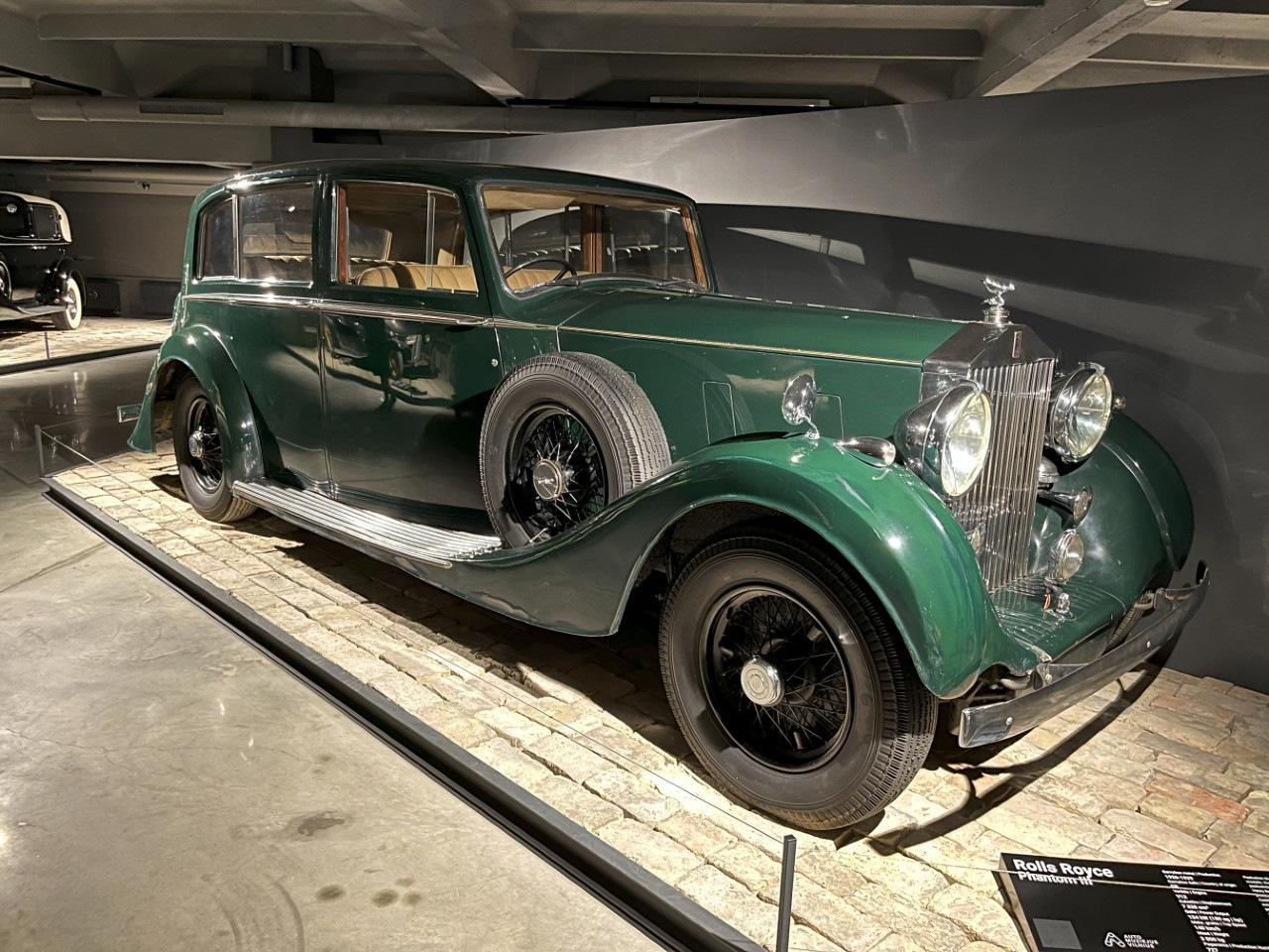 Automuziejus Vilnius — Часть 6. Packard, Peugeot, Porsche, Renault ...