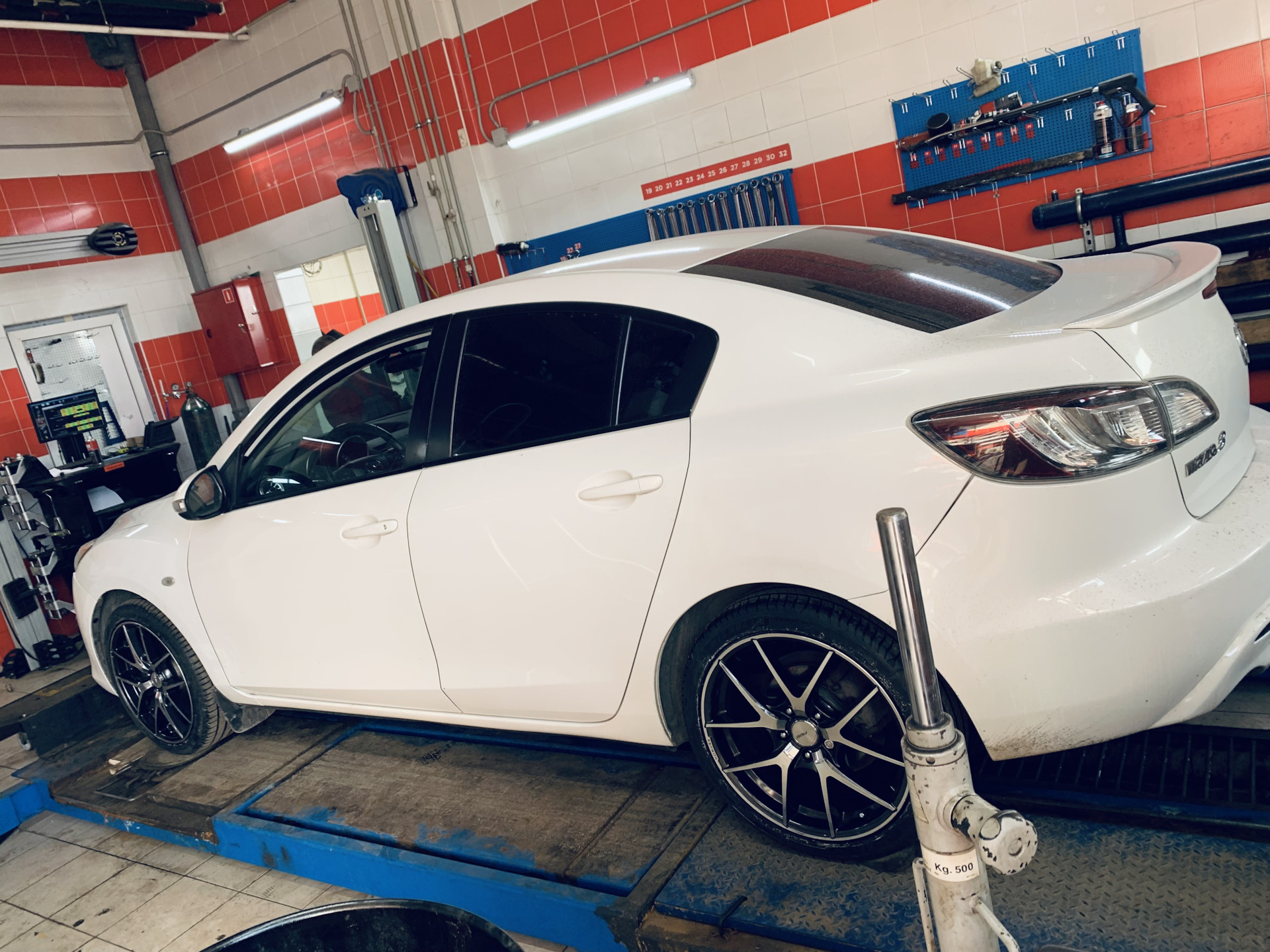 18 Rays Homura + Michelin Primacy 4+ 225/40 R18 — Mazda 3 (2G) BL, 1,6 л, 2011 года | колёсные ...