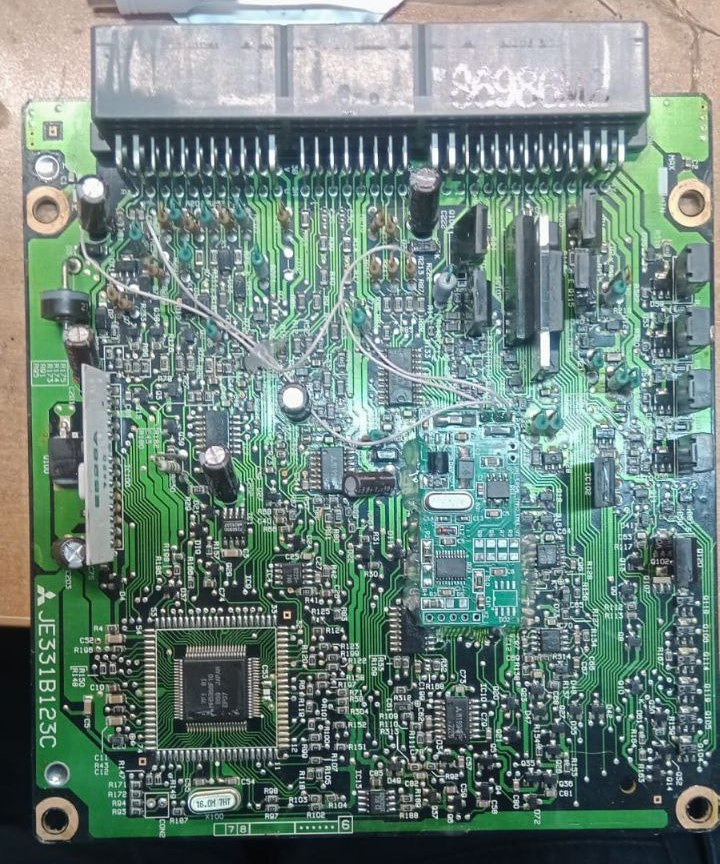 Mazda 323 BA 1995-1998г, engine Z5 1.5L, ECU MITSUBISHI ELECTRIC CORP ...